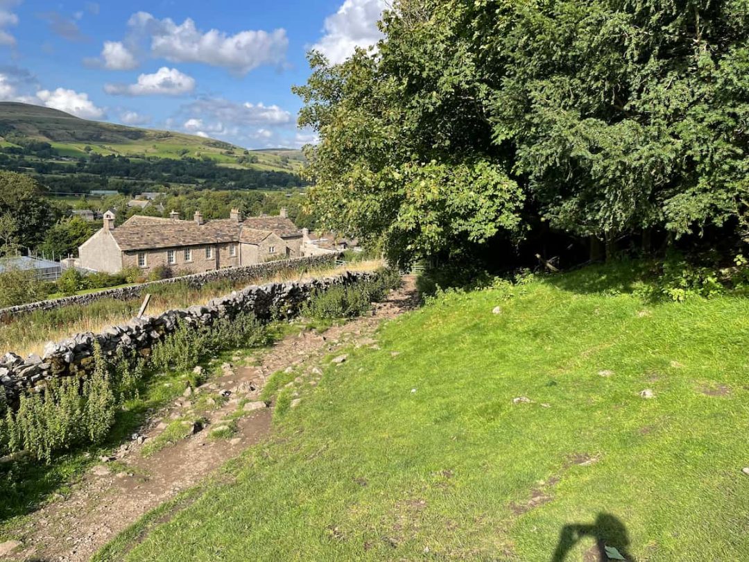 Cave Dale Walk: Short Circular Route from Castleton | PeakDistrict.org