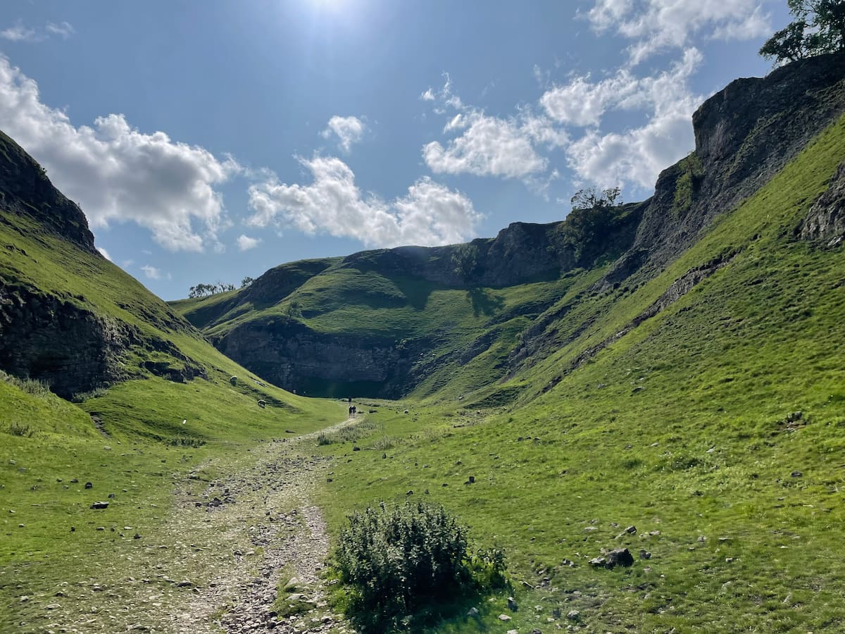 Cave Dale Walk: Short Circular Route from Castleton | PeakDistrict.org