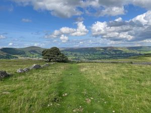 Cave Dale Walk: Short Circular Route from Castleton | PeakDistrict.org